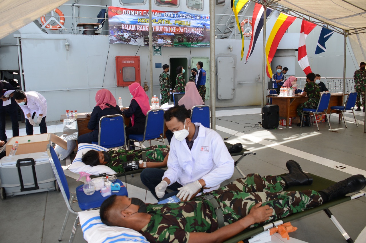 Peringati HUT TNI Ke-76 Tahun 2021 Siswa Pusdikpel Kodiklatal Donor ...