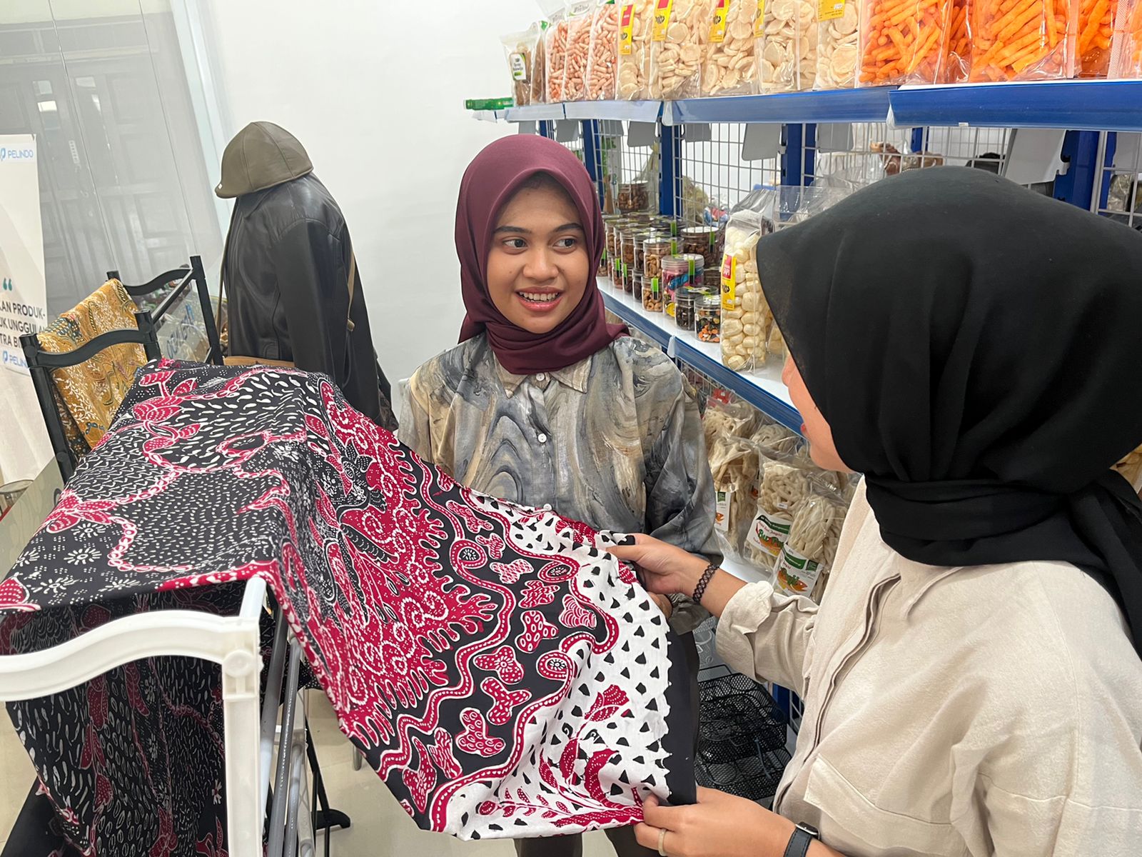 Resmikan Gerai UMKM Baru, Pelindo Sub Regional 3 Jawa Tanamkan Rasa ...