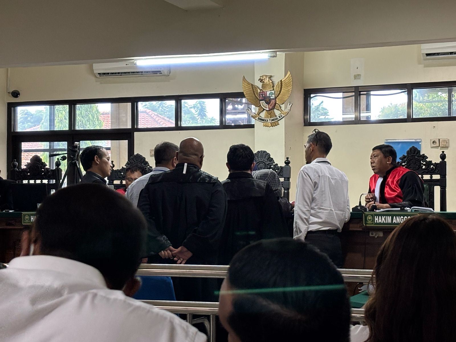 Kantor PN Semarang Digruduk Puluhan Notaris • Metro Times News